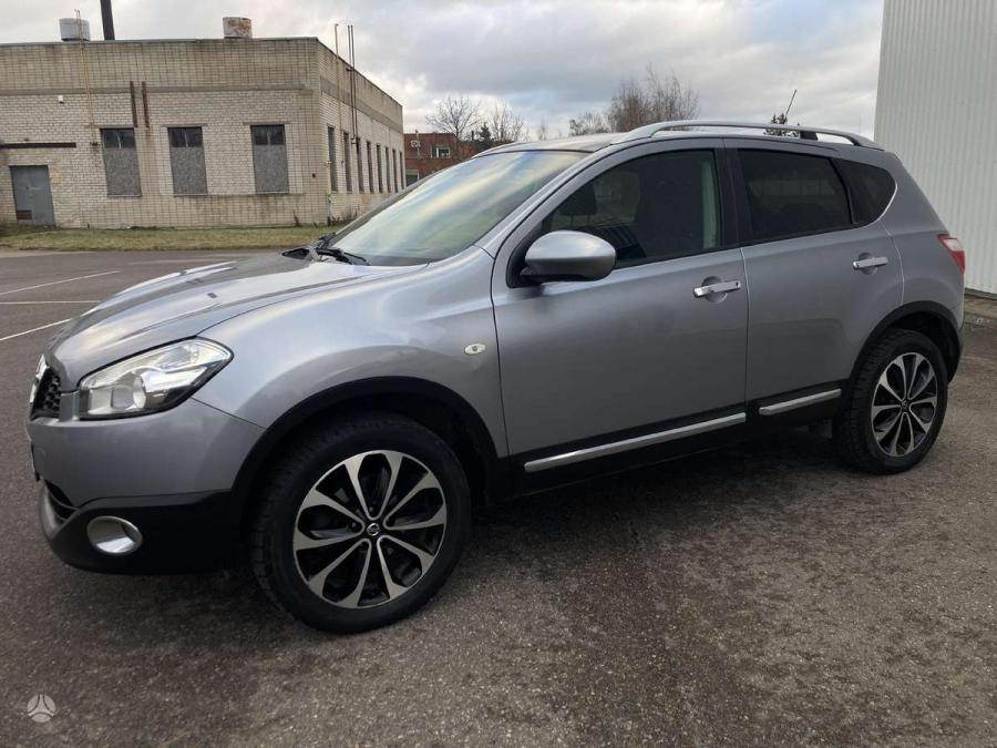 Pelēks Nissan Qashqai 2011 Marijampole, ar dzinēja tilpumu 1.46 L un nobraukumu 265 tūkst. km par 5300 €, foto 4 vietnē AUTOMOTO.COM.LV
