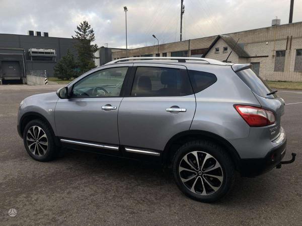 Grey Nissan Qashqai 2011 in Marijampole, with an engine capacity of 1.46 L and mileage of 265 thousand km for 5300 €, photo 6 on AUTOMOTO.COM.LV