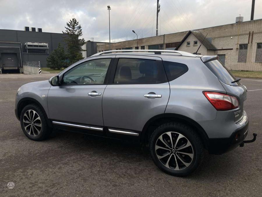 Pelēks Nissan Qashqai 2011 Marijampole, ar dzinēja tilpumu 1.46 L un nobraukumu 265 tūkst. km par 5300 €, foto 6 vietnē AUTOMOTO.COM.LV