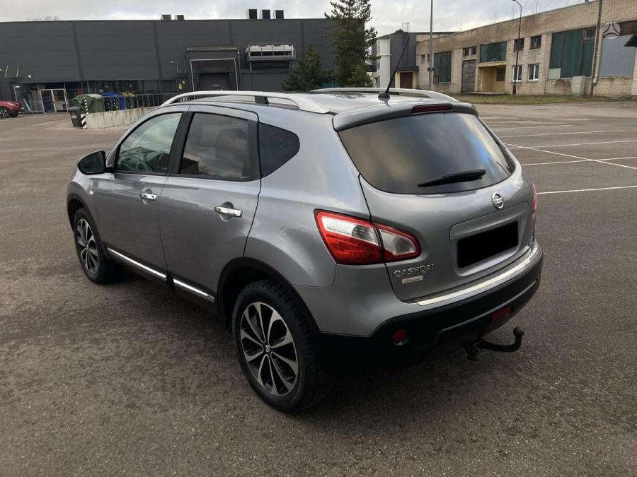 Pelēks Nissan Qashqai 2011 Marijampole, ar dzinēja tilpumu 1.46 L un nobraukumu 265 tūkst. km par 5300 €, foto 7 vietnē AUTOMOTO.COM.LV
