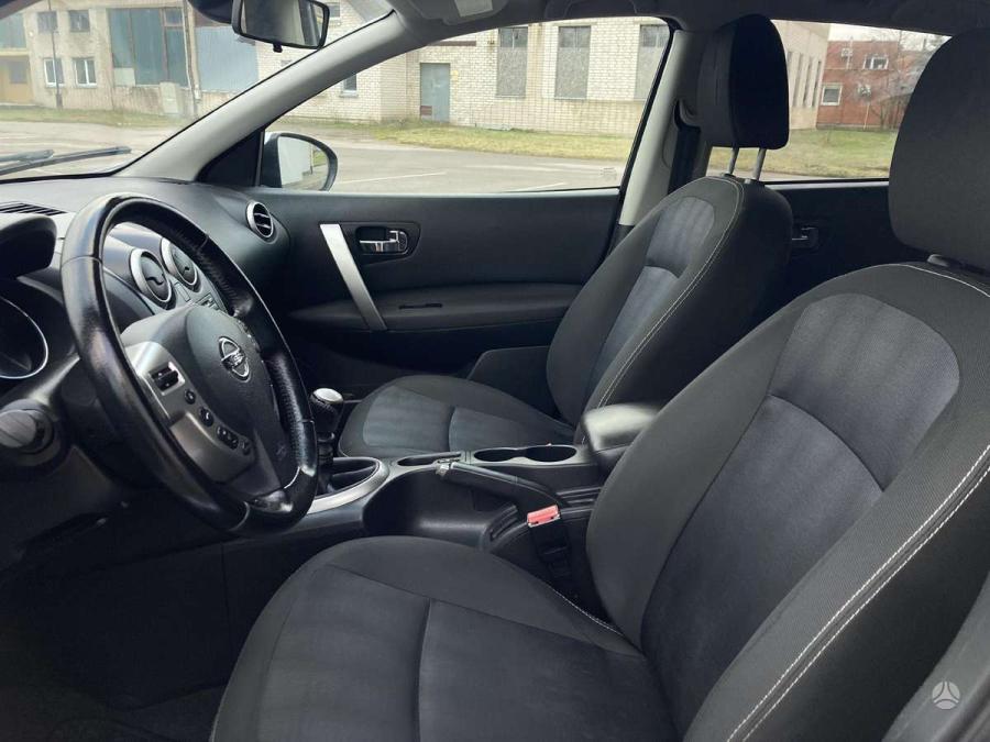 Pelēks Nissan Qashqai 2011 Marijampole, ar dzinēja tilpumu 1.46 L un nobraukumu 265 tūkst. km par 5300 €, foto 13 vietnē AUTOMOTO.COM.LV