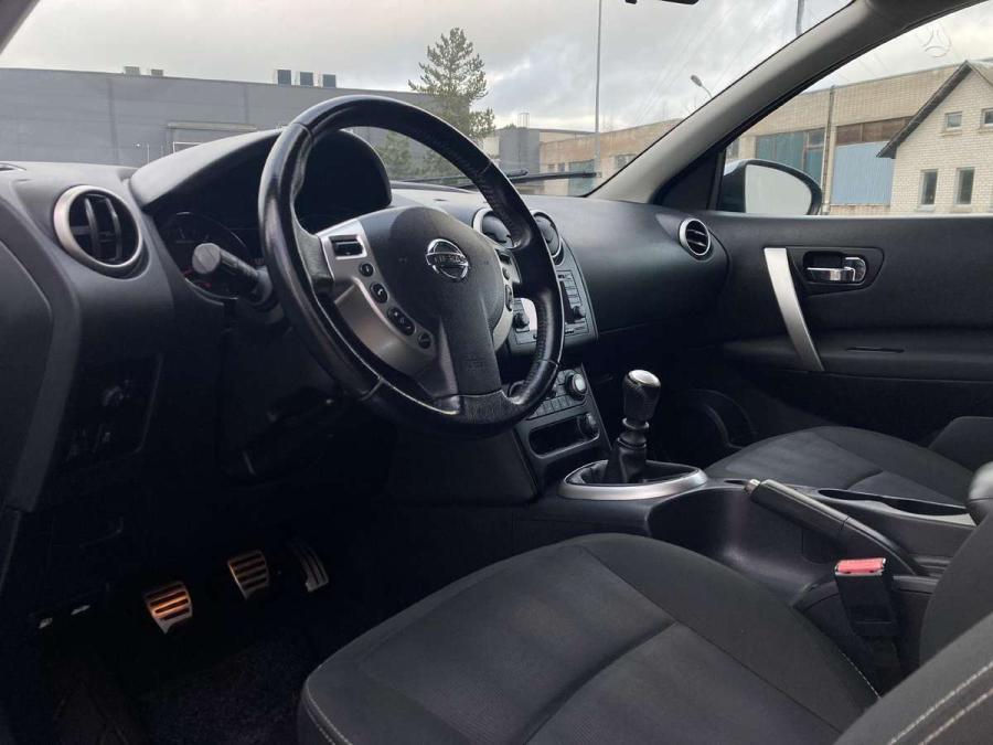 Pelēks Nissan Qashqai 2011 Marijampole, ar dzinēja tilpumu 1.46 L un nobraukumu 265 tūkst. km par 5300 €, foto 14 vietnē AUTOMOTO.COM.LV