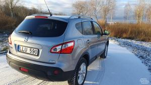 Grey Nissan Qashqai 2011 in Siauliai, with an engine capacity of 1.50 L and mileage of 255 thousand km for 5300 €, photo 3 on AUTOMOTO.COM.LV