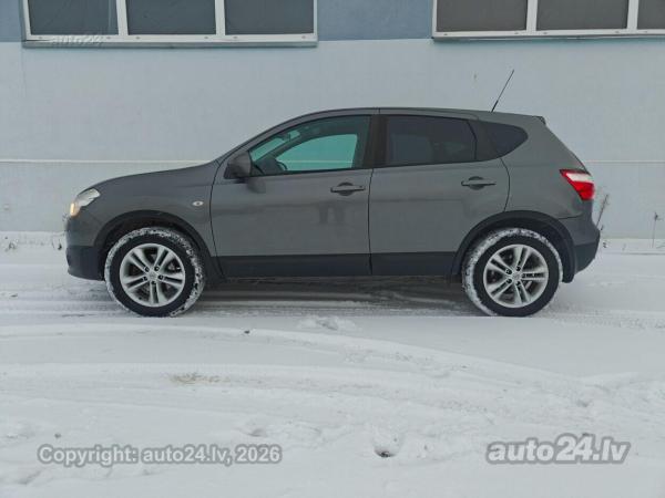 Pelēks Nissan Qashqai 2011 Tartu, ar dzinēja tilpumu 1.60 L un nobraukumu 231 tūkst. km par 3999 €, foto 5 vietnē AUTOMOTO.COM.LV