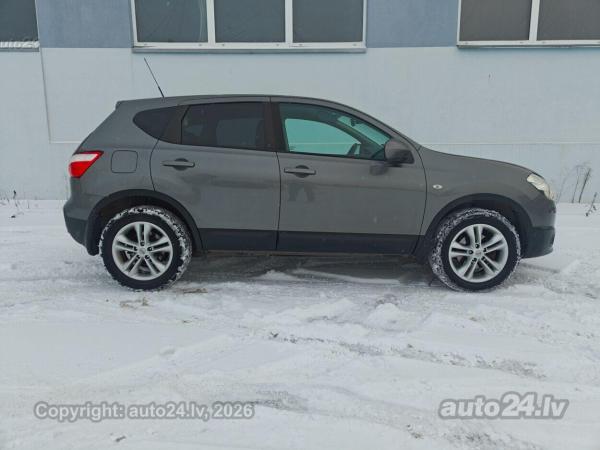Pelēks Nissan Qashqai 2011 Tartu, ar dzinēja tilpumu 1.60 L un nobraukumu 231 tūkst. km par 3999 €, foto 6 vietnē AUTOMOTO.COM.LV
