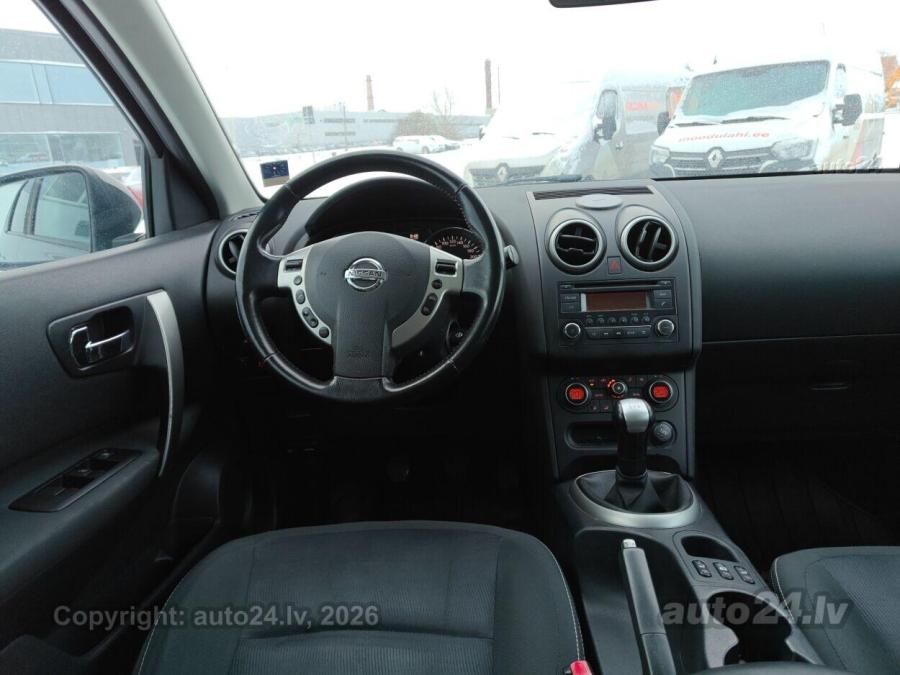 Grey Nissan Qashqai 2011 in Tartu, with an engine capacity of 1.60 L and mileage of 231 thousand km for 3999 €, photo 11 on AUTOMOTO.COM.LV