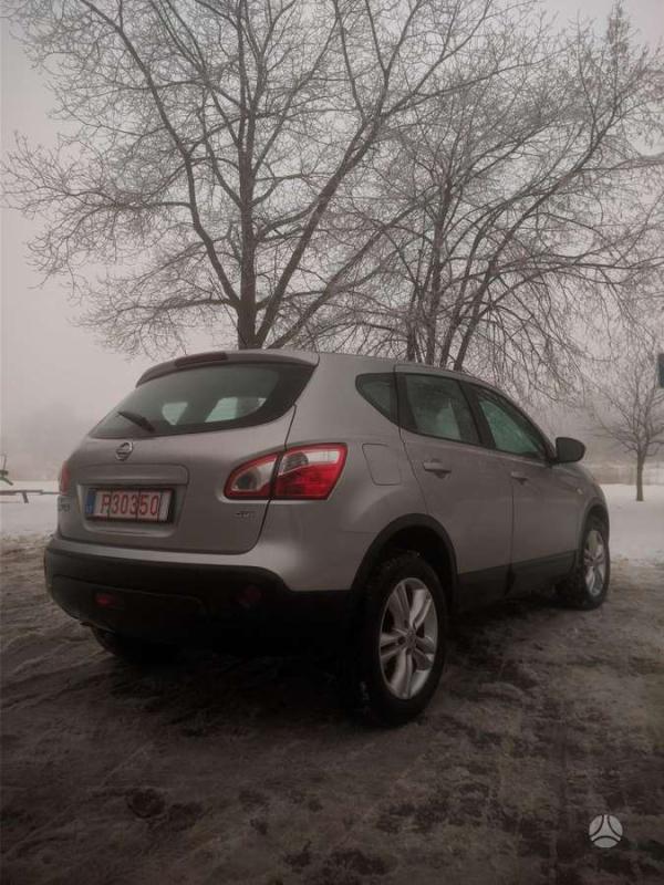 Pelēks Nissan Qashqai 2011 Kauņa, ar dzinēja tilpumu 2.00 L un nobraukumu 237 tūkst. km par 4800 €, foto 3 vietnē AUTOMOTO.COM.LV