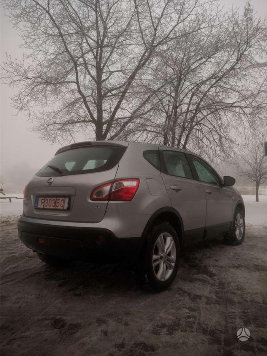 Grey Nissan Qashqai 2011 in Kaunas, with an engine capacity of 2.00 L and mileage of 237 thousand km for 4800 €, photo 3 on AUTOMOTO.COM.LV