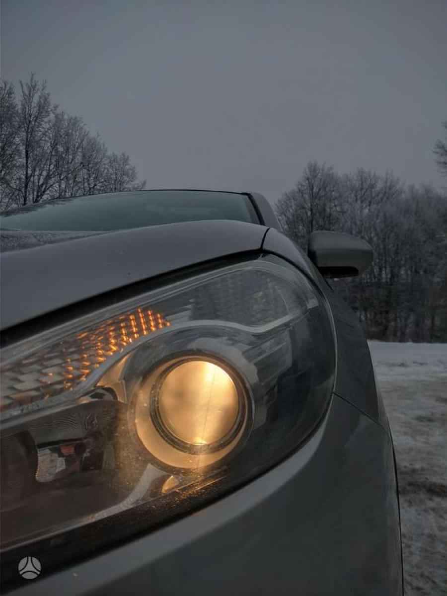 Grey Nissan Qashqai 2011 in Kaunas, with an engine capacity of 2.00 L and mileage of 237 thousand km for 4800 €, photo 12 on AUTOMOTO.COM.LV
