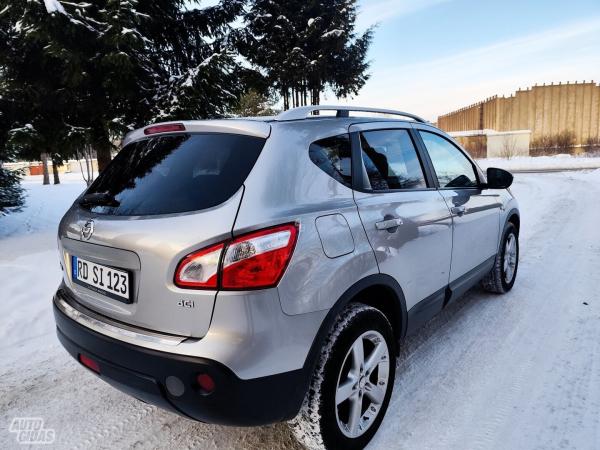 Grey Nissan Qashqai 2011 in Mazeikiai, with an engine capacity of 2.00 L and mileage of 223 thousand km for 5800 €, photo 6 on AUTOMOTO.COM.LV
