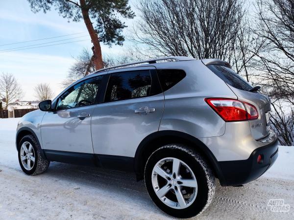 Grey Nissan Qashqai 2011 in Mazeikiai, with an engine capacity of 2.00 L and mileage of 223 thousand km for 5800 €, photo 7 on AUTOMOTO.COM.LV