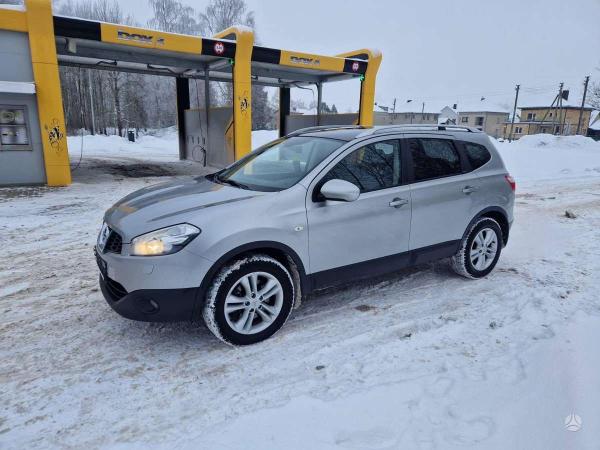 Grey Nissan Qashqai 2011 in Radviliskis, with an engine capacity of 2.00 L and mileage of 240 thousand km for 4600 €, photo 3 on AUTOMOTO.COM.LV