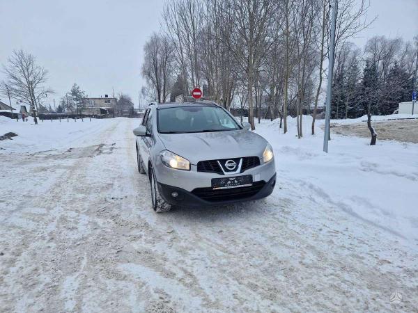 Grey Nissan Qashqai 2011 in Radviliskis, with an engine capacity of 2.00 L and mileage of 240 thousand km for 4600 €, photo 4 on AUTOMOTO.COM.LV