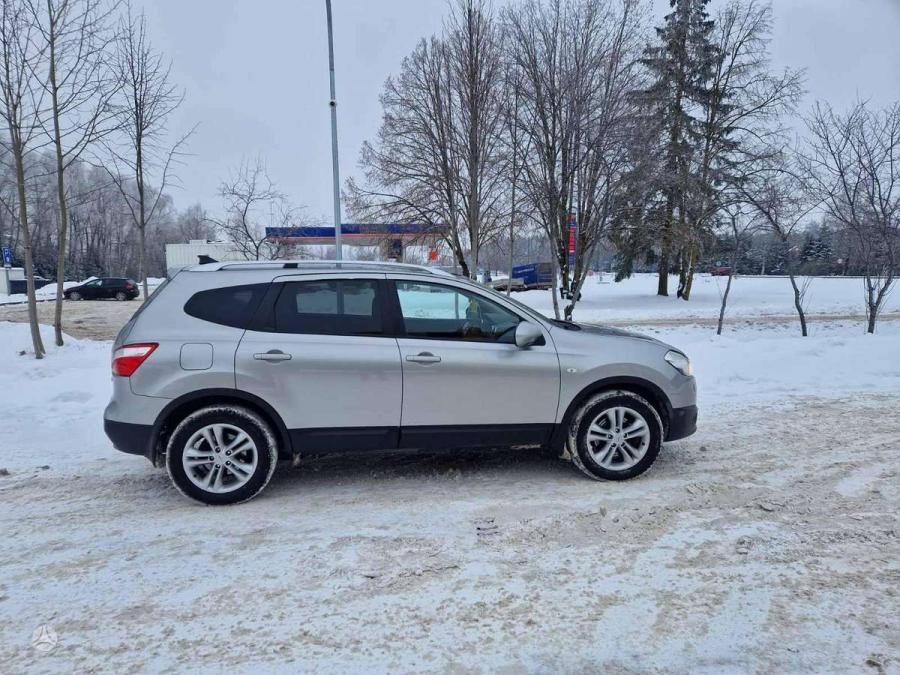 Pelēks Nissan Qashqai 2011 Radviliškis, ar dzinēja tilpumu 2.00 L un nobraukumu 240 tūkst. km par 4600 €, foto 5 vietnē AUTOMOTO.COM.LV