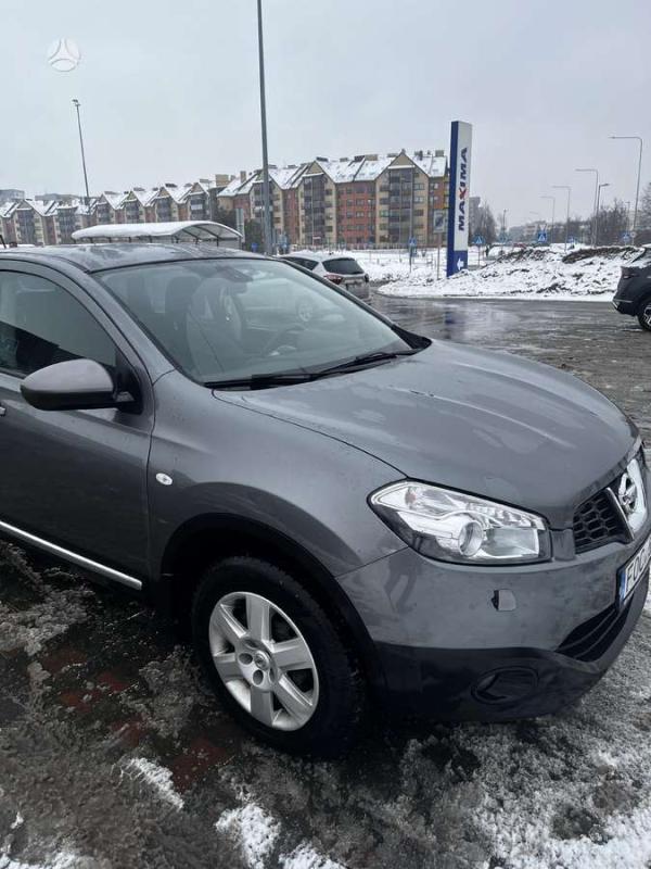 Pelēks Nissan Qashqai 2011 Viļņa, ar dzinēja tilpumu 1.46 L un nobraukumu 178 tūkst. km par 4500 €, foto 1 vietnē AUTOMOTO.COM.LV