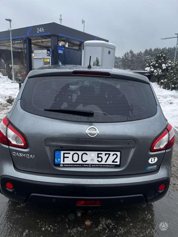 Pelēks Nissan Qashqai 2011 Viļņa, ar dzinēja tilpumu 1.46 L un nobraukumu 178 tūkst. km par 4500 €, foto 3 vietnē AUTOMOTO.COM.LV