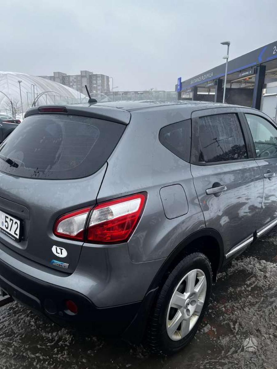Grey Nissan Qashqai 2011 in Vilnius, with an engine capacity of 1.46 L and mileage of 178 thousand km for 4500 €, photo 4 on AUTOMOTO.COM.LV