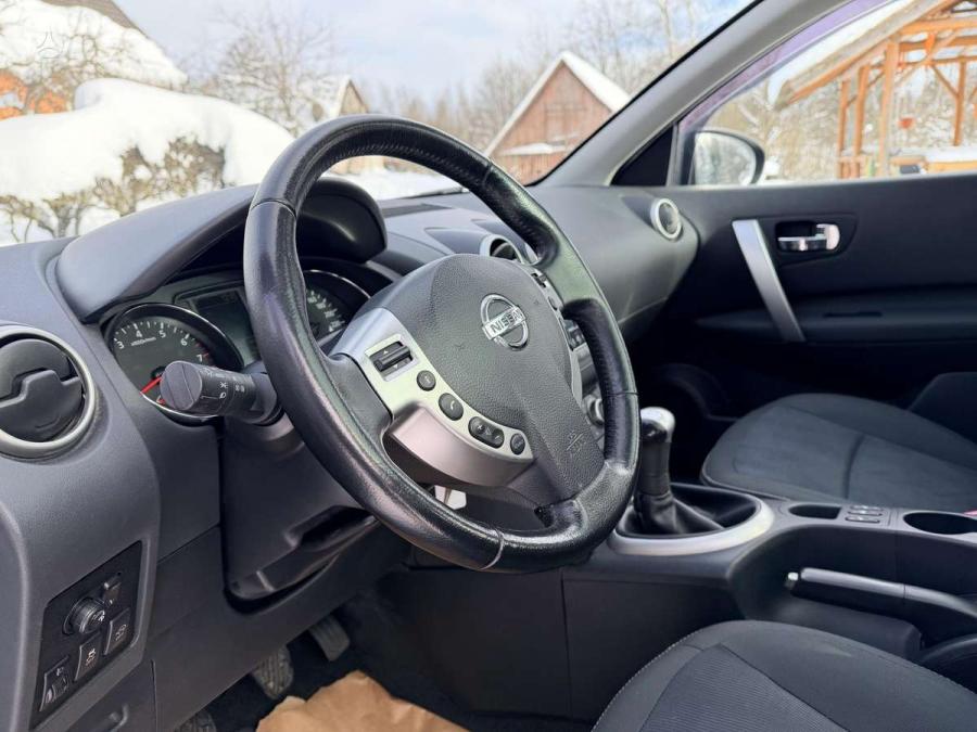 Pelēks Nissan Qashqai 2011 Utena, ar dzinēja tilpumu 1.60 L un nobraukumu 228 tūkst. km par 4750 €, foto 16 vietnē AUTOMOTO.COM.LV