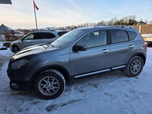 Grey Nissan Qashqai 2011 in Marijampole, with an engine capacity of 2.00 L and mileage of 206 thousand km for 4390 €, photo  on AUTOMOTO.COM.LV