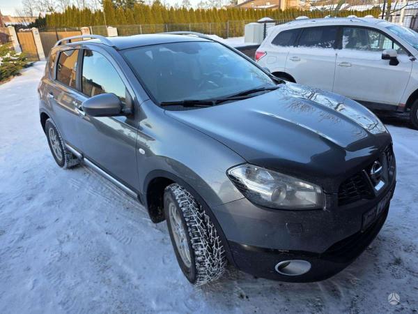 Grey Nissan Qashqai 2011 in Marijampole, with an engine capacity of 2.00 L and mileage of 206 thousand km for 4390 €, photo 2 on AUTOMOTO.COM.LV