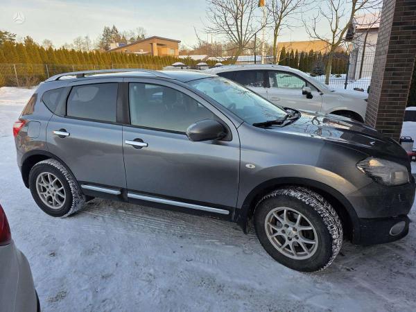 Grey Nissan Qashqai 2011 in Marijampole, with an engine capacity of 2.00 L and mileage of 206 thousand km for 4390 €, photo 5 on AUTOMOTO.COM.LV