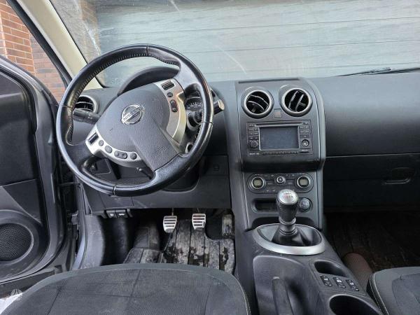 Grey Nissan Qashqai 2011 in Marijampole, with an engine capacity of 2.00 L and mileage of 206 thousand km for 4390 €, photo 10 on AUTOMOTO.COM.LV