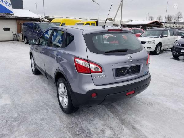 Pelēks Nissan Qashqai 2011 Kauņa, ar dzinēja tilpumu 1.46 L un nobraukumu 256 tūkst. km par 4999 €, foto 7 vietnē AUTOMOTO.COM.LV