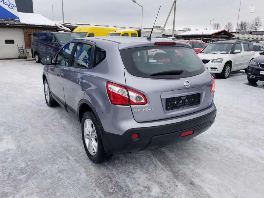 Pelēks Nissan Qashqai 2011 Kauņa, ar dzinēja tilpumu 1.46 L un nobraukumu 256 tūkst. km par 4999 €, foto 7 vietnē AUTOMOTO.COM.LV