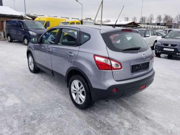 Pelēks Nissan Qashqai 2011 Kauņa, ar dzinēja tilpumu 1.46 L un nobraukumu 256 tūkst. km par 4999 €, foto 8 vietnē AUTOMOTO.COM.LV
