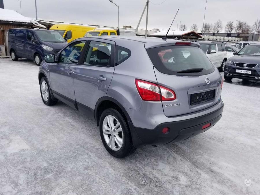 Pelēks Nissan Qashqai 2011 Kauņa, ar dzinēja tilpumu 1.46 L un nobraukumu 256 tūkst. km par 4999 €, foto 8 vietnē AUTOMOTO.COM.LV