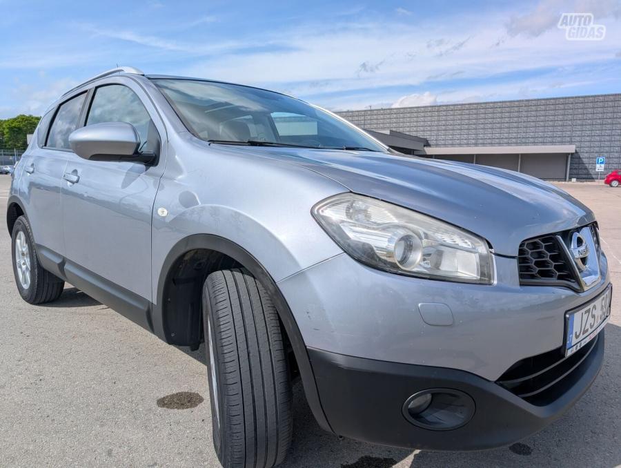 Pelēks Nissan Qashqai 2011 Šauļi, ar dzinēja tilpumu 2.00 L un nobraukumu 196 tūkst. km par 4900 €, foto 5 vietnē AUTOMOTO.COM.LV