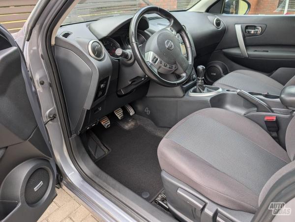 Grey Nissan Qashqai 2011 in Siauliai, with an engine capacity of 2.00 L and mileage of 196 thousand km for 4900 €, photo 5 on AUTOMOTO.COM.LV