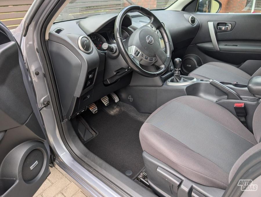Pelēks Nissan Qashqai 2011 Šauļi, ar dzinēja tilpumu 2.00 L un nobraukumu 196 tūkst. km par 4900 €, foto 6 vietnē AUTOMOTO.COM.LV