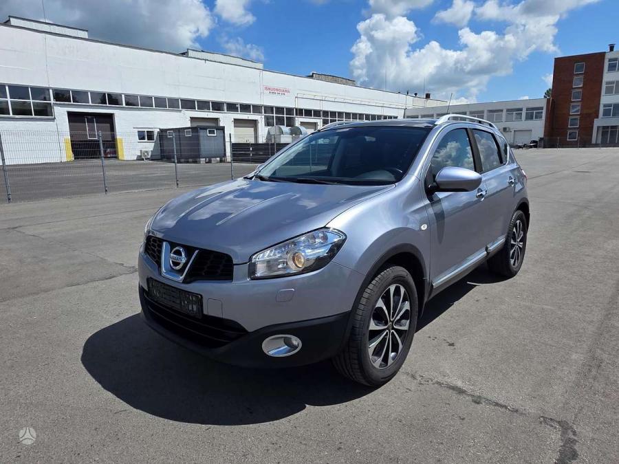 Pelēks Nissan Qashqai 2011 Marijampole, ar dzinēja tilpumu 2.00 L un nobraukumu 189 tūkst. km par 4950 €, foto 1 vietnē AUTOMOTO.COM.LV