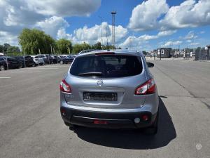 Pelēks Nissan Qashqai 2011 Marijampole, ar dzinēja tilpumu 2.00 L un nobraukumu 189 tūkst. km par 4950 €, foto 12 vietnē AUTOMOTO.COM.LV