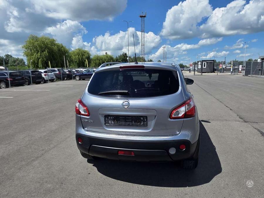 Pelēks Nissan Qashqai 2011 Marijampole, ar dzinēja tilpumu 2.00 L un nobraukumu 189 tūkst. km par 4950 €, foto 12 vietnē AUTOMOTO.COM.LV