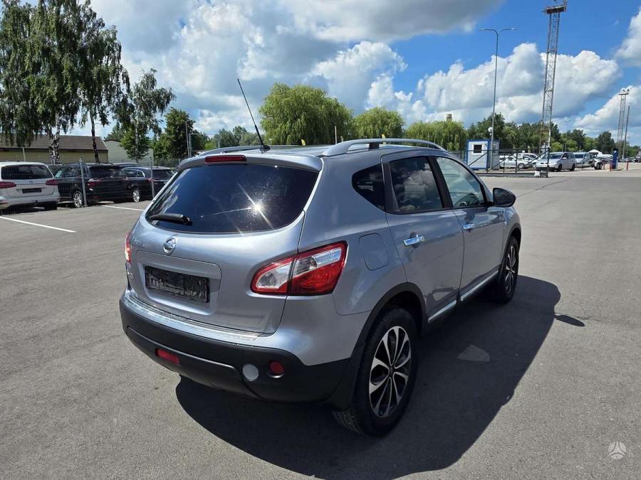 Pelēks Nissan Qashqai 2011 Marijampole, ar dzinēja tilpumu 2.00 L un nobraukumu 189 tūkst. km par 4950 €, foto 13 vietnē AUTOMOTO.COM.LV