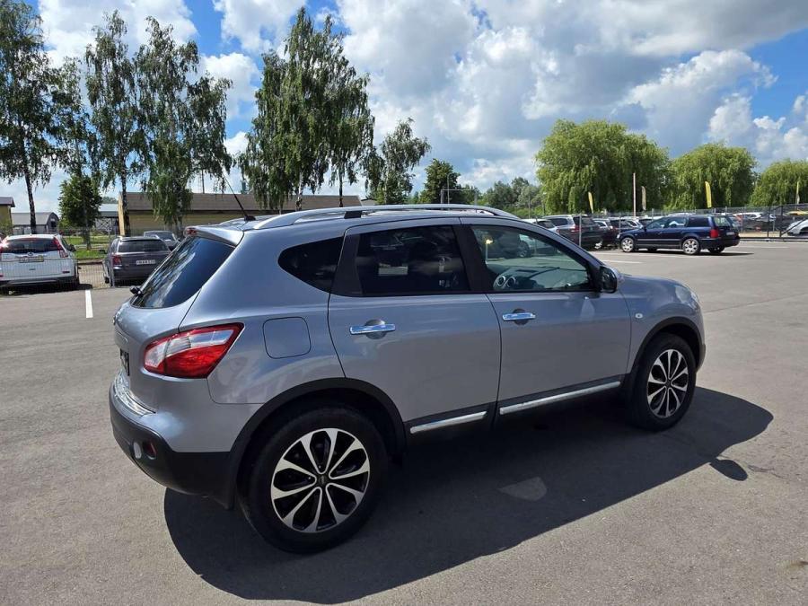 Pelēks Nissan Qashqai 2011 Marijampole, ar dzinēja tilpumu 2.00 L un nobraukumu 189 tūkst. km par 4950 €, foto 14 vietnē AUTOMOTO.COM.LV