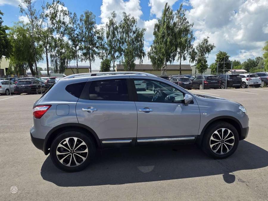 Pelēks Nissan Qashqai 2011 Marijampole, ar dzinēja tilpumu 2.00 L un nobraukumu 189 tūkst. km par 4950 €, foto 15 vietnē AUTOMOTO.COM.LV