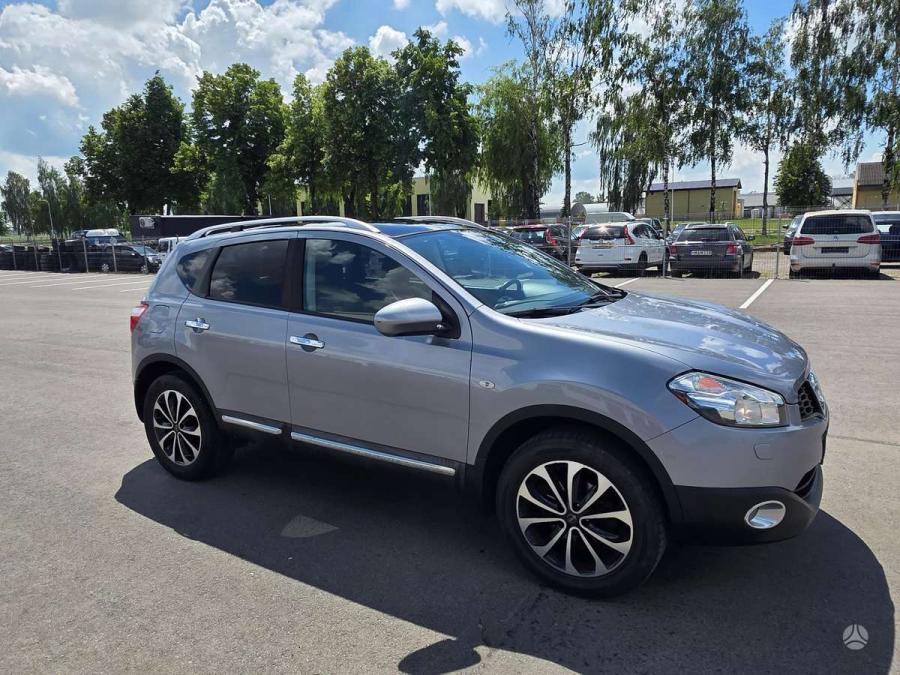 Pelēks Nissan Qashqai 2011 Marijampole, ar dzinēja tilpumu 2.00 L un nobraukumu 189 tūkst. km par 4950 €, foto 17 vietnē AUTOMOTO.COM.LV
