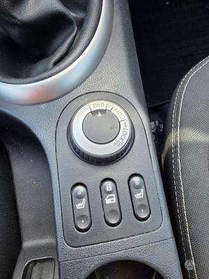 Pelēks Nissan Qashqai 2011 Marijampole, ar dzinēja tilpumu 2.00 L un nobraukumu 189 tūkst. km par 4950 €, foto 25 vietnē AUTOMOTO.COM.LV