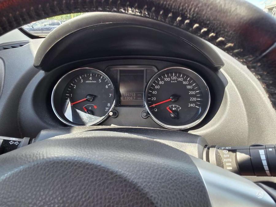 Pelēks Nissan Qashqai 2011 Marijampole, ar dzinēja tilpumu 2.00 L un nobraukumu 189 tūkst. km par 4950 €, foto 27 vietnē AUTOMOTO.COM.LV