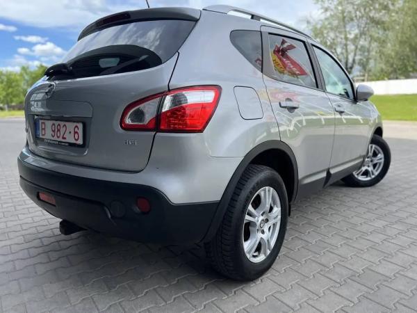 Grey Nissan Qashqai 2011 in Jekabpils, with an engine capacity of 2.00 L and mileage of 249 thousand km for 6450 €, photo 2 on AUTOMOTO.COM.LV