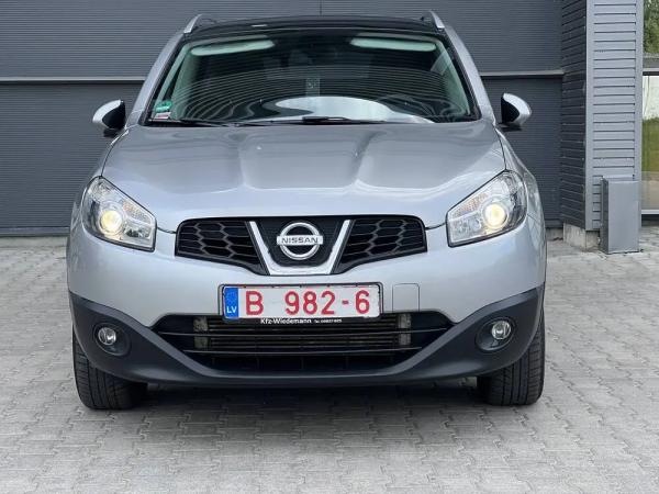 Grey Nissan Qashqai 2011 in Jekabpils, with an engine capacity of 2.00 L and mileage of 249 thousand km for 6450 €, photo 4 on AUTOMOTO.COM.LV
