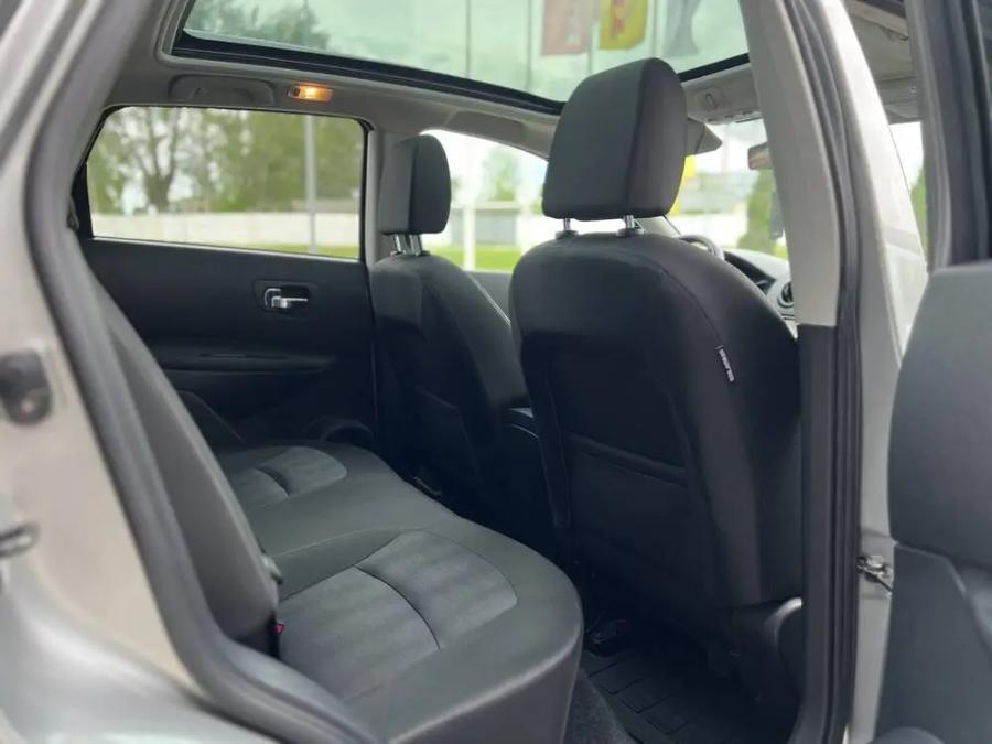 Grey Nissan Qashqai 2011 in Jekabpils, with an engine capacity of 2.00 L and mileage of 249 thousand km for 6450 €, photo 13 on AUTOMOTO.COM.LV