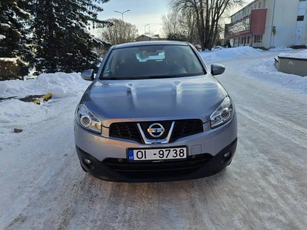 Pelēks Nissan Qashqai 2011 Jēkabpils, ar dzinēja tilpumu 2.00 L un nobraukumu 334 tūkst. km par 5790 €, foto 3 vietnē AUTOMOTO.COM.LV
