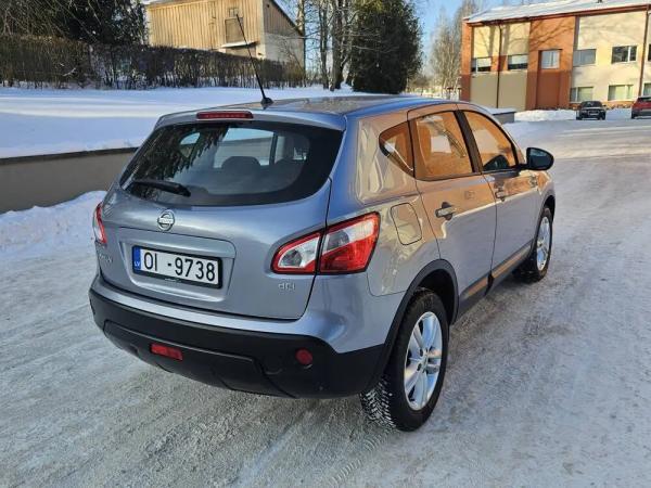 Pelēks Nissan Qashqai 2011 Jēkabpils, ar dzinēja tilpumu 2.00 L un nobraukumu 334 tūkst. km par 5790 €, foto 7 vietnē AUTOMOTO.COM.LV