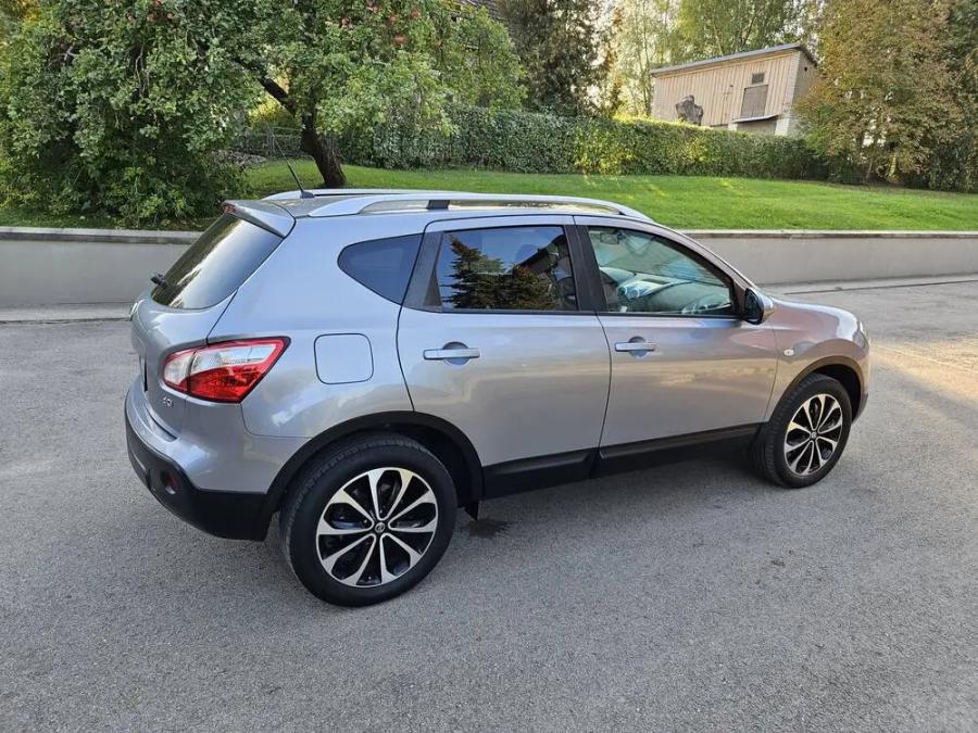 Pelēks Nissan Qashqai 2011 Jēkabpils, ar dzinēja tilpumu 2.00 L un nobraukumu 279 tūkst. km par 7250 €, foto 8 vietnē AUTOMOTO.COM.LV
