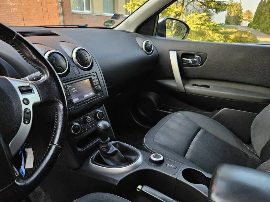 Pelēks Nissan Qashqai 2011 Jēkabpils, ar dzinēja tilpumu 2.00 L un nobraukumu 279 tūkst. km par 7250 €, foto 16 vietnē AUTOMOTO.COM.LV