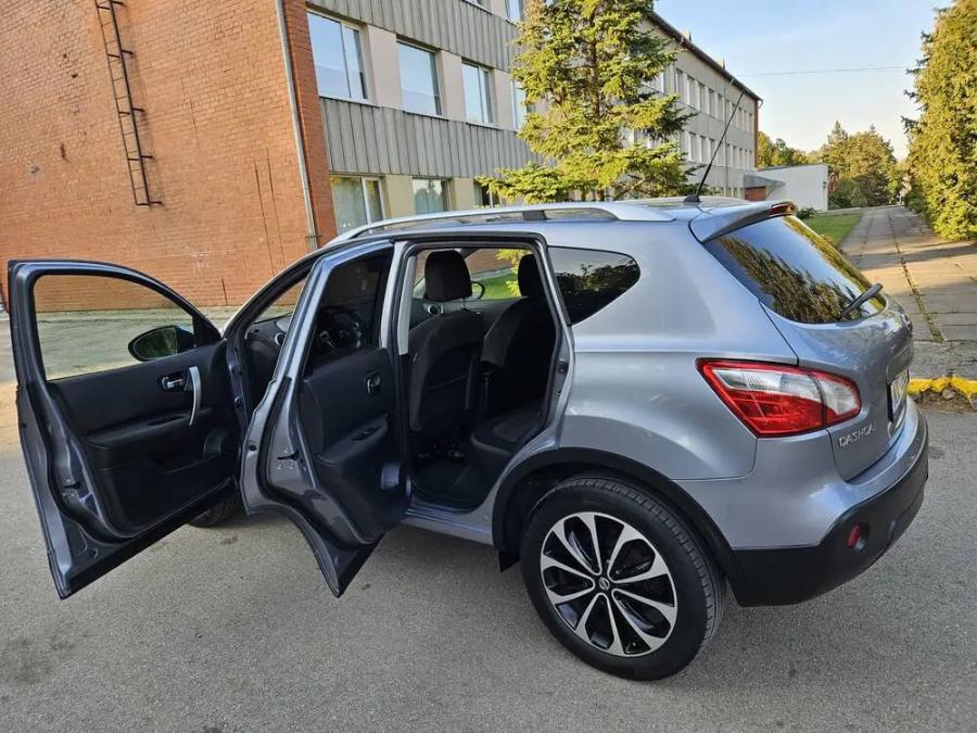 Pelēks Nissan Qashqai 2011 Jēkabpils, ar dzinēja tilpumu 2.00 L un nobraukumu 279 tūkst. km par 7250 €, foto 19 vietnē AUTOMOTO.COM.LV
